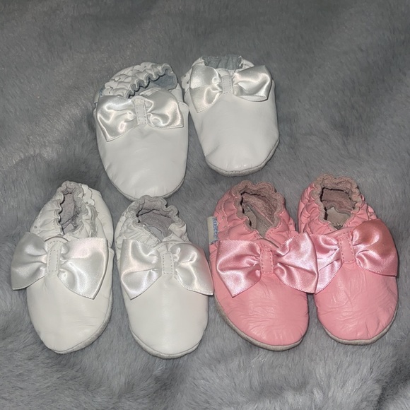Robeez | Shoes | Vintage Robeez Baby Girl Crib Shoes 6 62m White Pink ...
